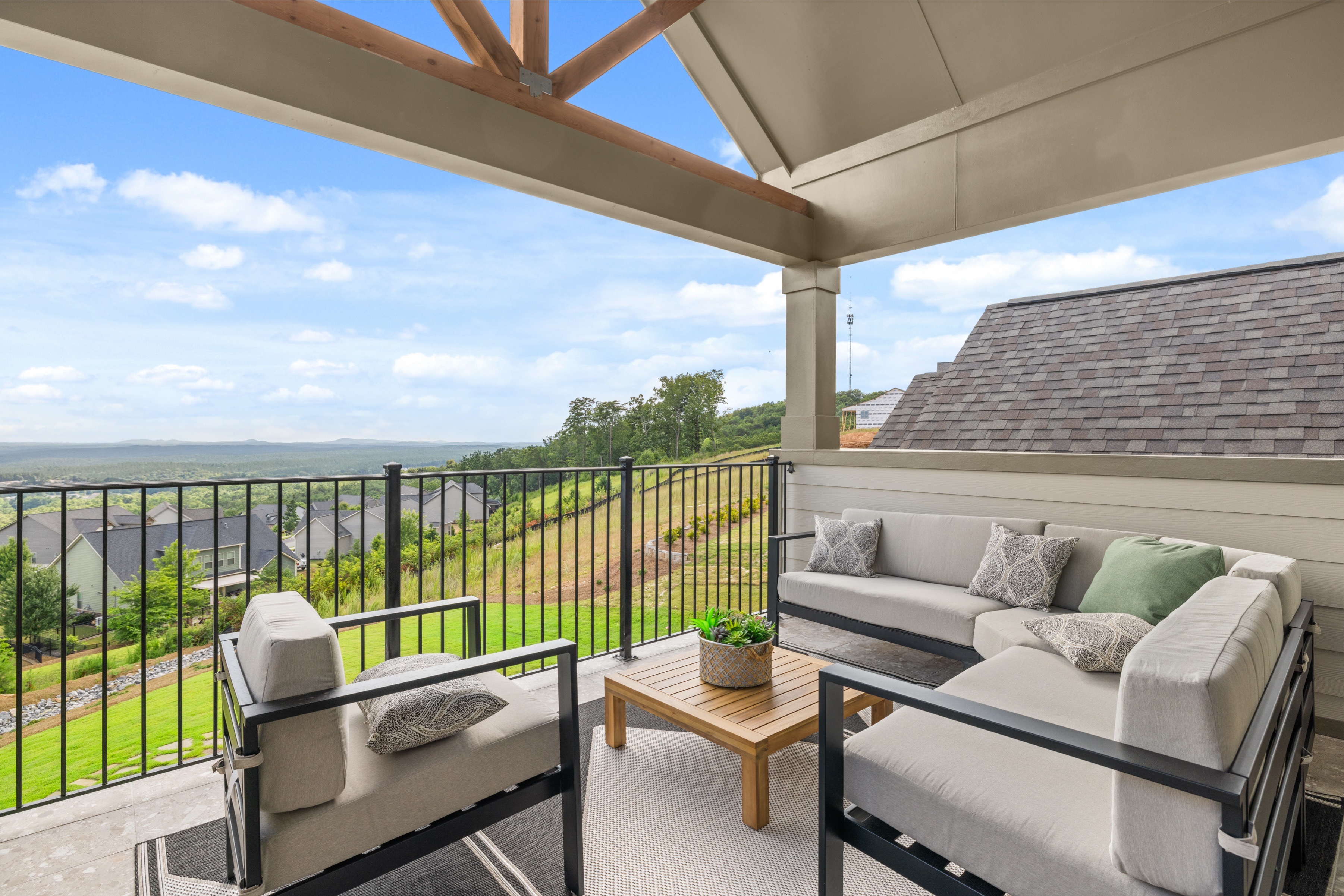 Horizon At Laurel Canyon | Mountain Views | Versatile Homes